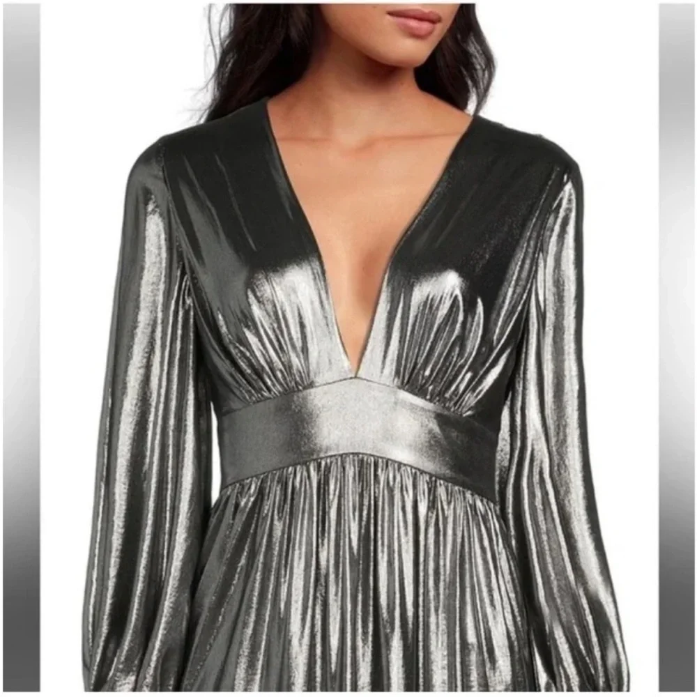 Gianni Bini | Dresses | Nwt Gianni Bini Zella Metallic Lame Plunging ...